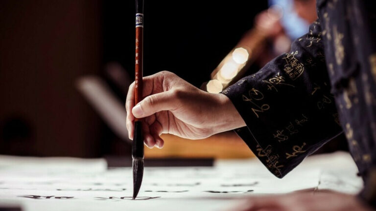How To Hold A Pencil When You Write Or Paint
